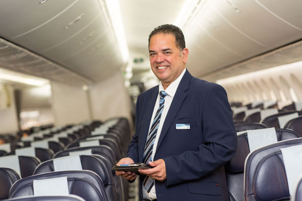 Tea or coffee? Tui’s Nick Longman joins Thomson Airways cabin crew for ...