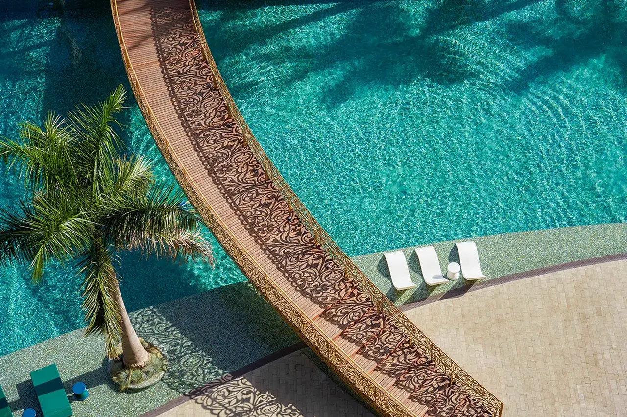 Travel Weekly - Prize